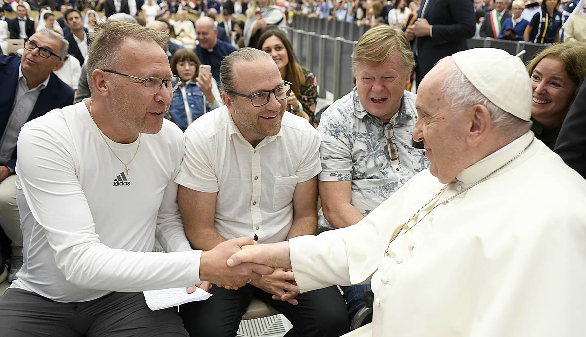 Träkorset framme i Rom – Budbäraren